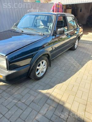 Pelēks Volkswagen Jetta 1991 Daugavpils, ar dzinēja tilpumu 1.60 L un nobraukumu 370 tūkst. km par 1600 €, foto 4 vietnē AUTOMOTO.COM.LV