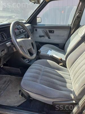 Pelēks Volkswagen Jetta 1991 Daugavpils, ar dzinēja tilpumu 1.60 L un nobraukumu 370 tūkst. km par 1600 €, foto 7 vietnē AUTOMOTO.COM.LV