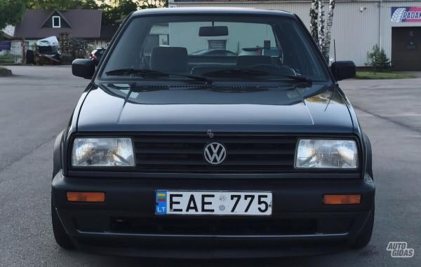 Pelēks Volkswagen Jetta 1991 Alīta, ar dzinēja tilpumu 1.60 L un nobraukumu 170 tūkst. km par 3100 €, foto 2 vietnē AUTOMOTO.COM.LV