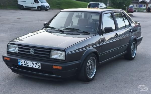 Pelēks Volkswagen Jetta 1991 Alīta, ar dzinēja tilpumu 1.60 L un nobraukumu 170 tūkst. km par 3100 €, foto 3 vietnē AUTOMOTO.COM.LV