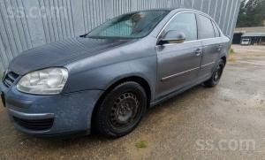 Pelēks Volkswagen Jetta 2005 Jēkabpils, ar dzinēja tilpumu 1.90 L un nobraukumu 422 tūkst. km par 1200 €, foto  vietnē AUTOMOTO.COM.LV