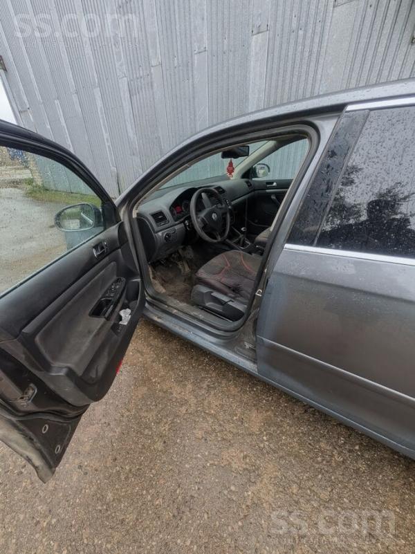Pelēks Volkswagen Jetta 2005 Jēkabpils, ar dzinēja tilpumu 1.90 L un nobraukumu 422 tūkst. km par 1200 €, foto 6 vietnē AUTOMOTO.COM.LV