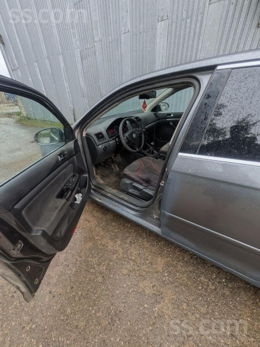 Grey Volkswagen Jetta 2005 in Jekabpils, with an engine capacity of 1.90 L and mileage of 422 thousand km for 1200 €, photo 7 on AUTOMOTO.COM.LV