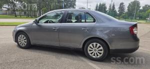 Grey Volkswagen Jetta 2005 in Bauska, with an engine capacity of 1.90 L and mileage of 264 thousand km for 2100 €, photo 5 on AUTOMOTO.COM.LV