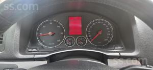 Grey Volkswagen Jetta 2005 in Bauska, with an engine capacity of 1.90 L and mileage of 264 thousand km for 2100 €, photo 11 on AUTOMOTO.COM.LV