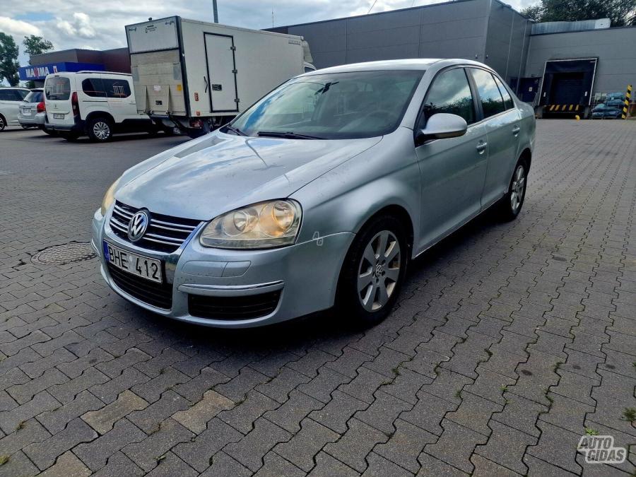 Pelēks Volkswagen Jetta 2006 Kaišiadorys, ar dzinēja tilpumu 1.90 L un nobraukumu 270 tūkst. km par 1500 €, foto 1 vietnē AUTOMOTO.COM.LV