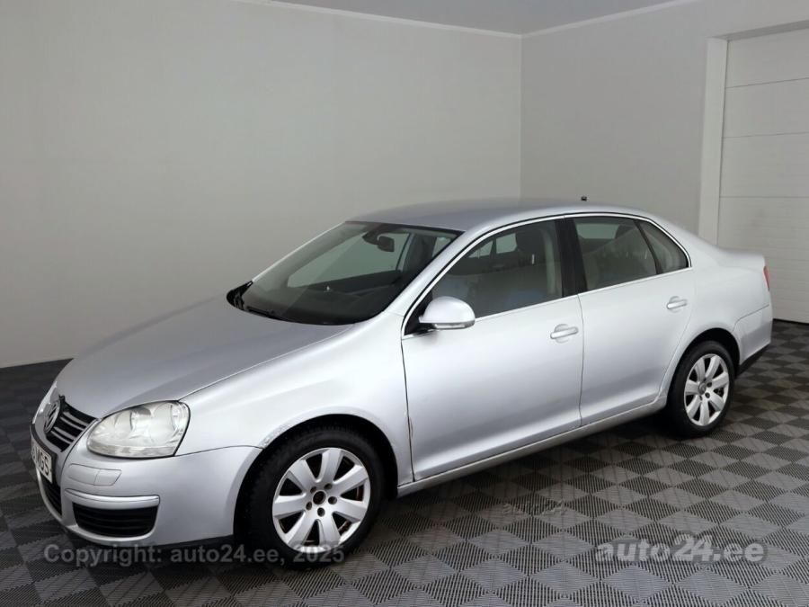 Pelēks Volkswagen Jetta 2006 Tallina, ar dzinēja tilpumu 1.60 L un nobraukumu 289 tūkst. km par 899 €, foto 2 vietnē AUTOMOTO.COM.LV