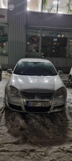 Pelēks Volkswagen Jetta 2006 Viļņa, ar dzinēja tilpumu 1.60 L un nobraukumu 211 tūkst. km par 800 €, foto  vietnē AUTOMOTO.COM.LV