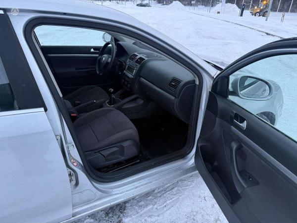 Grey Volkswagen Jetta 2006 in Vilnius, with an engine capacity of 1.98 L and mileage of 200 thousand km for 999 €, photo 8 on AUTOMOTO.COM.LV