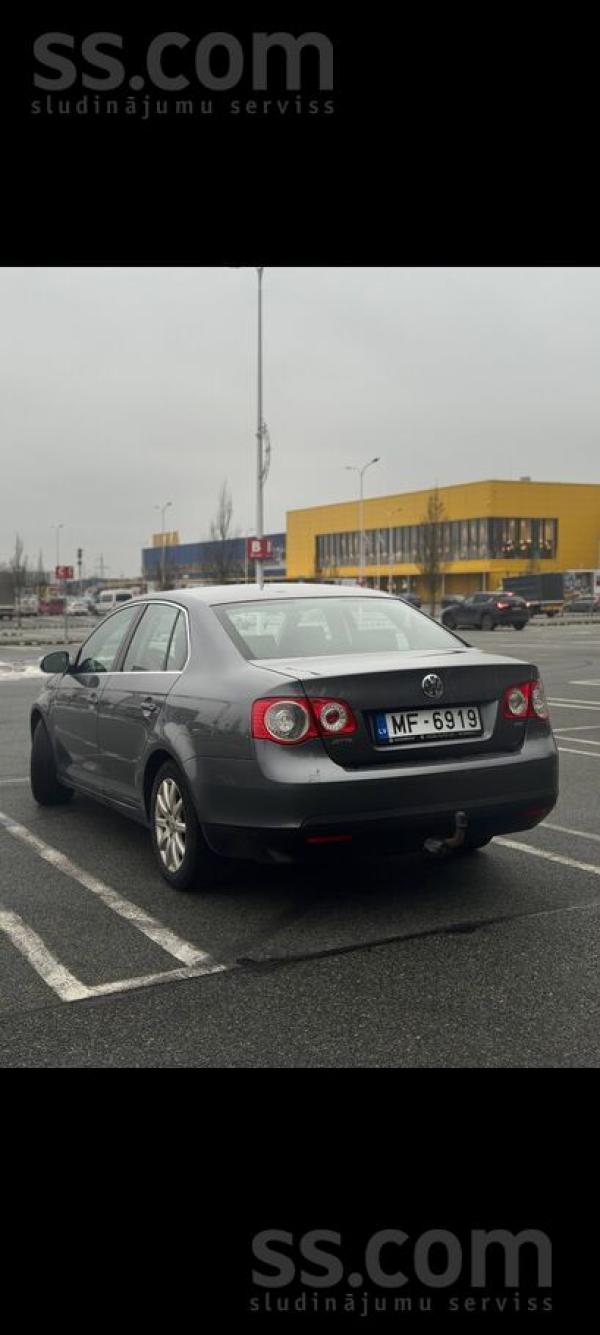 Grey Volkswagen Jetta 2006 in Riga, with an engine capacity of 1.60 L and mileage of 355 thousand km for 2000 €, photo 3 on AUTOMOTO.COM.LV
