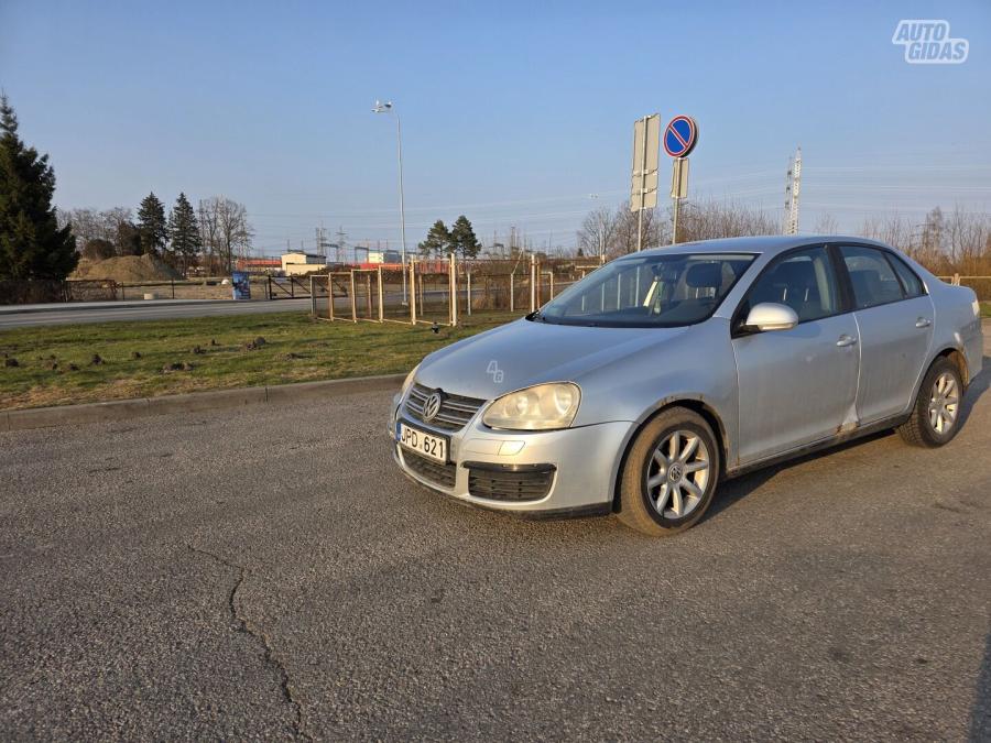 Grey Volkswagen Jetta 2006 in Kaunas, with an engine capacity of 1.90 L and mileage of 300 thousand km for 750 €, photo 1 on AUTOMOTO.COM.LV