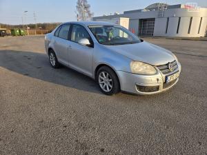 Grey Volkswagen Jetta 2006 in Kaunas, with an engine capacity of 1.90 L and mileage of 300 thousand km for 750 €, photo 2 on AUTOMOTO.COM.LV