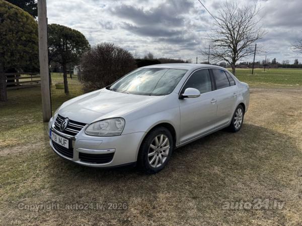 Grey Volkswagen Jetta 2006 in Rakvere, with an engine capacity of 2.00 L and mileage of 399 thousand km for 999 €, photo 3 on AUTOMOTO.COM.LV