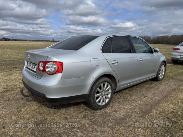 Grey Volkswagen Jetta 2006 in Rakvere, with an engine capacity of 2.00 L and mileage of 399 thousand km for 999 €, photo 6 on AUTOMOTO.COM.LV