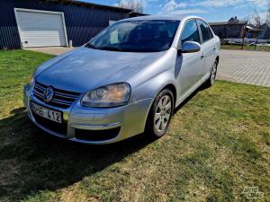 Pelēks Volkswagen Jetta 2006 Kaišiadorys, ar dzinēja tilpumu 1.90 L un nobraukumu 270 tūkst. km par 1500 €, foto 4 vietnē AUTOMOTO.COM.LV
