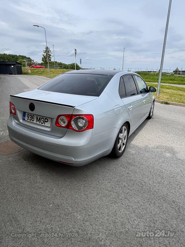 Grey Volkswagen Jetta 2006 in Tallinn, with an engine capacity of 1.90 L and mileage of 212 thousand km for 3250 €, photo 3 on AUTOMOTO.COM.LV