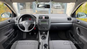 Pelēks Volkswagen Jetta 2006 Tallina, ar dzinēja tilpumu 1.60 L un nobraukumu 256 tūkst. km par 1600 €, foto 5 vietnē AUTOMOTO.COM.LV