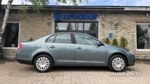Pelēks Volkswagen Jetta 2006 Tallina, ar dzinēja tilpumu 1.60 L un nobraukumu 256 tūkst. km par 1600 €, foto 16 vietnē AUTOMOTO.COM.LV