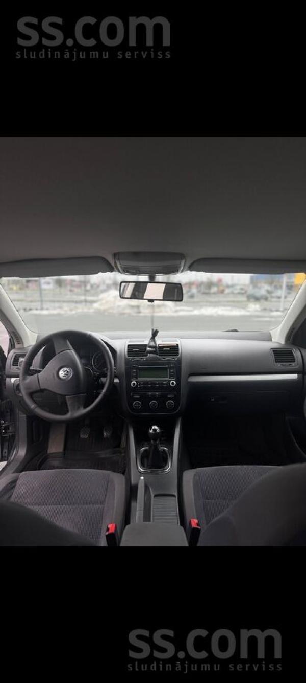 Grey Volkswagen Jetta 2006 in Riga, with an engine capacity of 1.60 L and mileage of 355 thousand km for 1600 €, photo 5 on AUTOMOTO.COM.LV