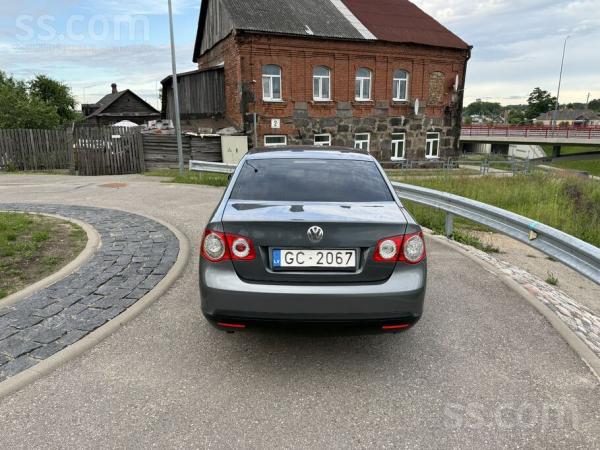Серый Фольксваген Джетта 2006 в Даугавпилс, объемом двигателя 1.60 л и пробегом 350 тыс. км за 1650 €, фото 4 на AUTOMOTO.COM.LV