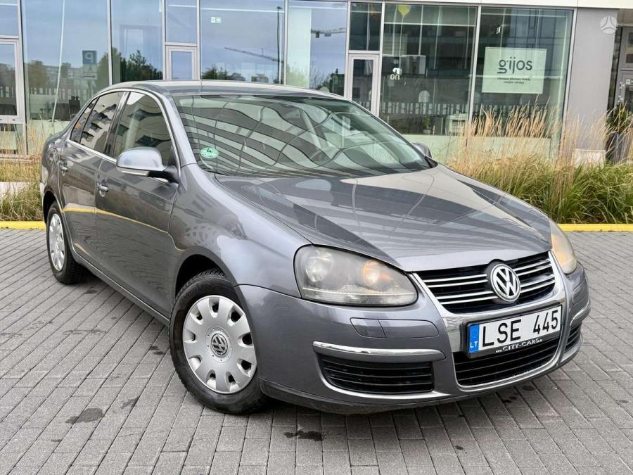 Pelēks Volkswagen Jetta 2006 Viļņa, ar dzinēja tilpumu 1.98 L un nobraukumu 235 tūkst. km par 1250 €, foto 5 vietnē AUTOMOTO.COM.LV