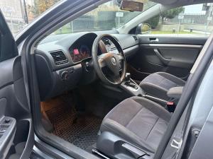 Pelēks Volkswagen Jetta 2006 Viļņa, ar dzinēja tilpumu 1.98 L un nobraukumu 235 tūkst. km par 1250 €, foto 8 vietnē AUTOMOTO.COM.LV