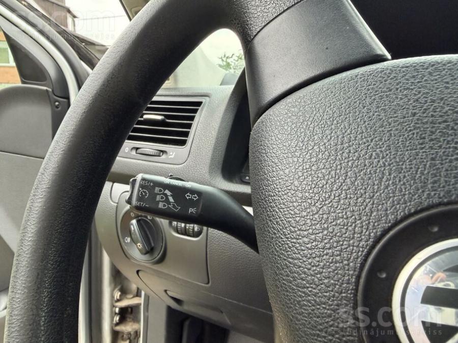 Grey Volkswagen Jetta 2006 in Gulbene, with an engine capacity of 1.90 L and mileage of 390 thousand km for 900 €, photo 15 on AUTOMOTO.COM.LV