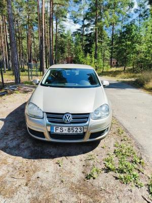 Pelēks Volkswagen Jetta 2006 Rīga, ar dzinēja tilpumu 1.60 L un nobraukumu 200 tūkst. km par 750 €, foto  vietnē AUTOMOTO.COM.LV