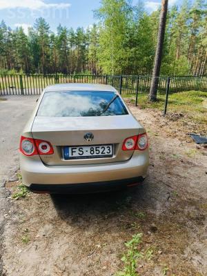 Pelēks Volkswagen Jetta 2006 Rīga, ar dzinēja tilpumu 1.60 L un nobraukumu 200 tūkst. km par 750 €, foto 4 vietnē AUTOMOTO.COM.LV