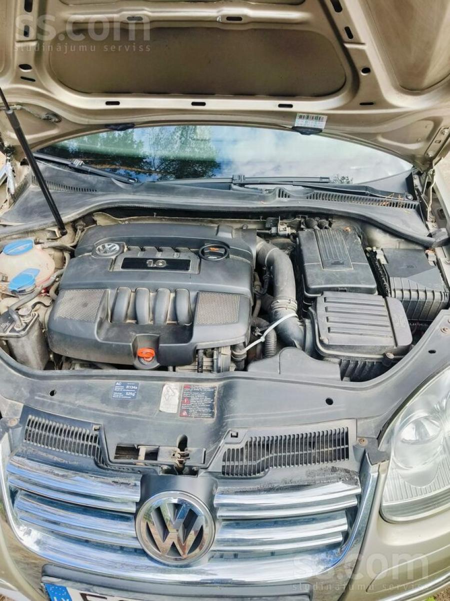 Pelēks Volkswagen Jetta 2006 Rīga, ar dzinēja tilpumu 1.60 L un nobraukumu 200 tūkst. km par 750 €, foto 8 vietnē AUTOMOTO.COM.LV
