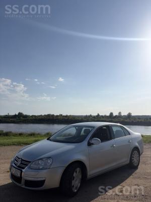 Pelēks Volkswagen Jetta 2006 Daugavpils, ar dzinēja tilpumu 1.60 L un nobraukumu 148 tūkst. km par 2500 €, foto 3 vietnē AUTOMOTO.COM.LV
