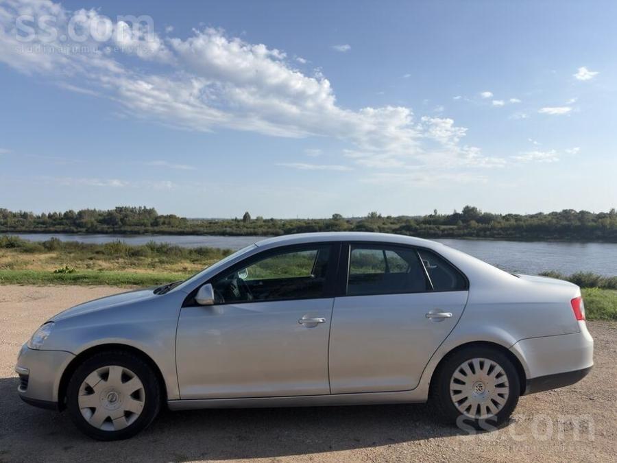 Pelēks Volkswagen Jetta 2006 Daugavpils, ar dzinēja tilpumu 1.60 L un nobraukumu 148 tūkst. km par 2500 €, foto 7 vietnē AUTOMOTO.COM.LV