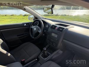 Pelēks Volkswagen Jetta 2006 Daugavpils, ar dzinēja tilpumu 1.60 L un nobraukumu 148 tūkst. km par 2500 €, foto 10 vietnē AUTOMOTO.COM.LV