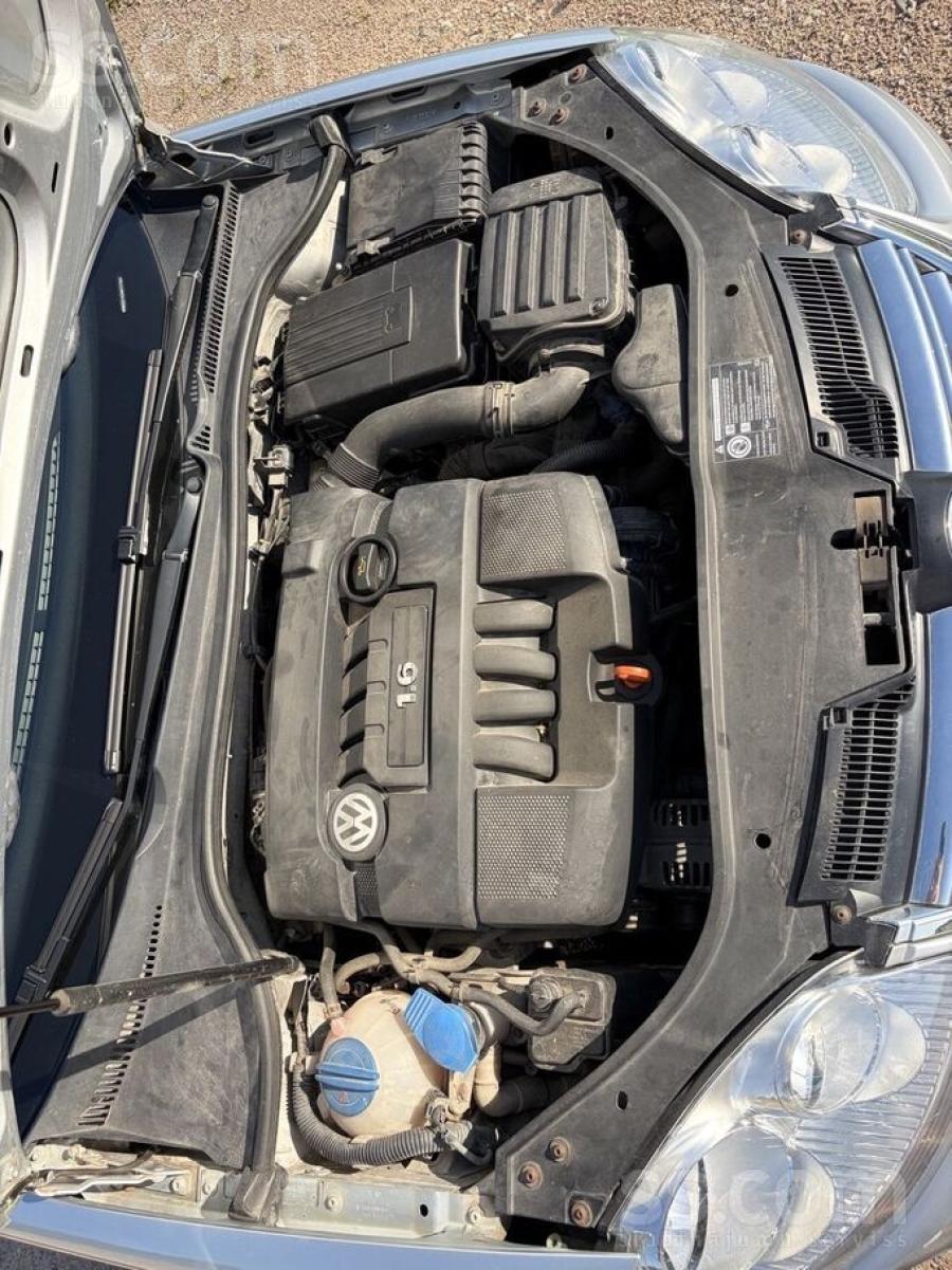 Pelēks Volkswagen Jetta 2006 Daugavpils, ar dzinēja tilpumu 1.60 L un nobraukumu 148 tūkst. km par 2500 €, foto 15 vietnē AUTOMOTO.COM.LV