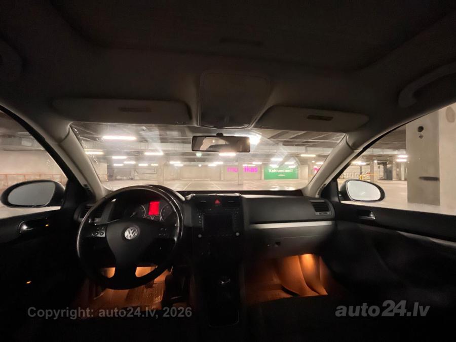 Pelēks Volkswagen Jetta 2006 Tallina, ar dzinēja tilpumu 2.00 L un nobraukumu 155 tūkst. km par 2200 €, foto 8 vietnē AUTOMOTO.COM.LV