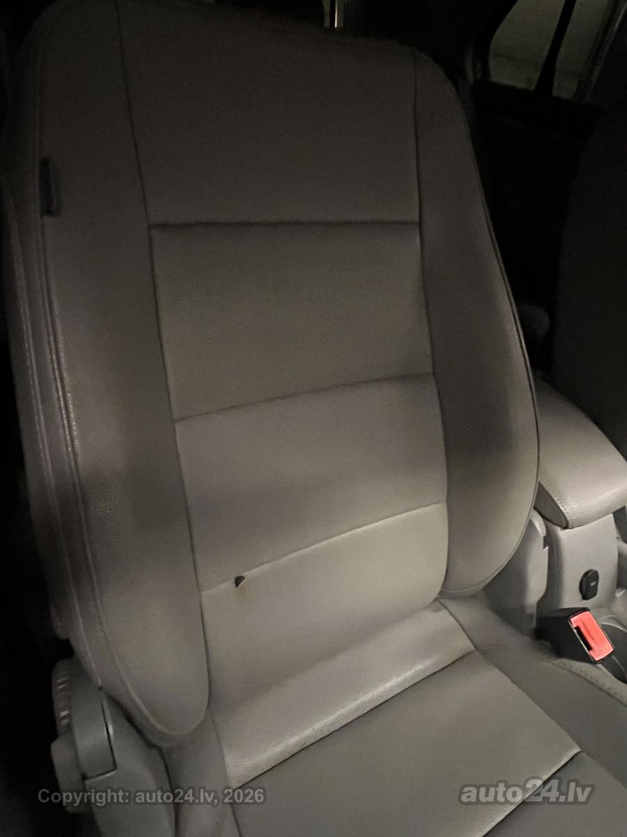 Pelēks Volkswagen Jetta 2006 Tallina, ar dzinēja tilpumu 2.00 L un nobraukumu 155 tūkst. km par 2200 €, foto 11 vietnē AUTOMOTO.COM.LV