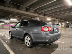 Pelēks Volkswagen Jetta 2006 Tallina, ar dzinēja tilpumu 2.00 L un nobraukumu 155 tūkst. km par 2200 €, foto 12 vietnē AUTOMOTO.COM.LV