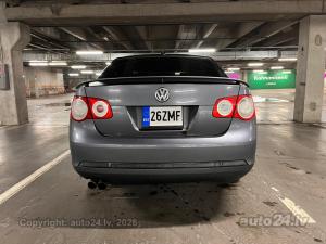 Pelēks Volkswagen Jetta 2006 Tallina, ar dzinēja tilpumu 2.00 L un nobraukumu 155 tūkst. km par 2200 €, foto 16 vietnē AUTOMOTO.COM.LV