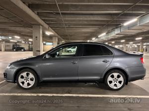 Pelēks Volkswagen Jetta 2006 Tallina, ar dzinēja tilpumu 2.00 L un nobraukumu 155 tūkst. km par 2200 €, foto 17 vietnē AUTOMOTO.COM.LV