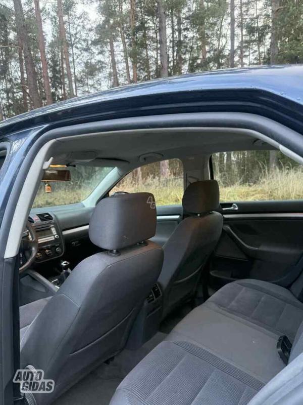 Pelēks Volkswagen Jetta 2007 Viļņa, ar dzinēja tilpumu 1.90 L un nobraukumu 215 tūkst. km par 1450 €, foto 7 vietnē AUTOMOTO.COM.LV