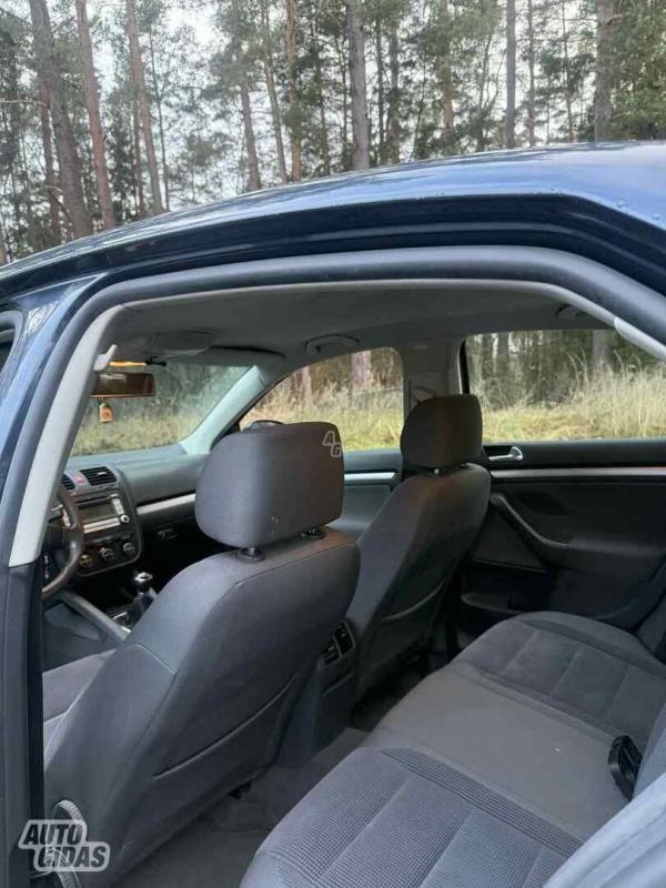 Pelēks Volkswagen Jetta 2007 Viļņa, ar dzinēja tilpumu 1.90 L un nobraukumu 215 tūkst. km par 1450 €, foto 7 vietnē AUTOMOTO.COM.LV