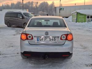 Pelēks Volkswagen Jetta 2007 Plungė, ar dzinēja tilpumu 1.90 L un nobraukumu 347 tūkst. km par 1350 €, foto 4 vietnē AUTOMOTO.COM.LV
