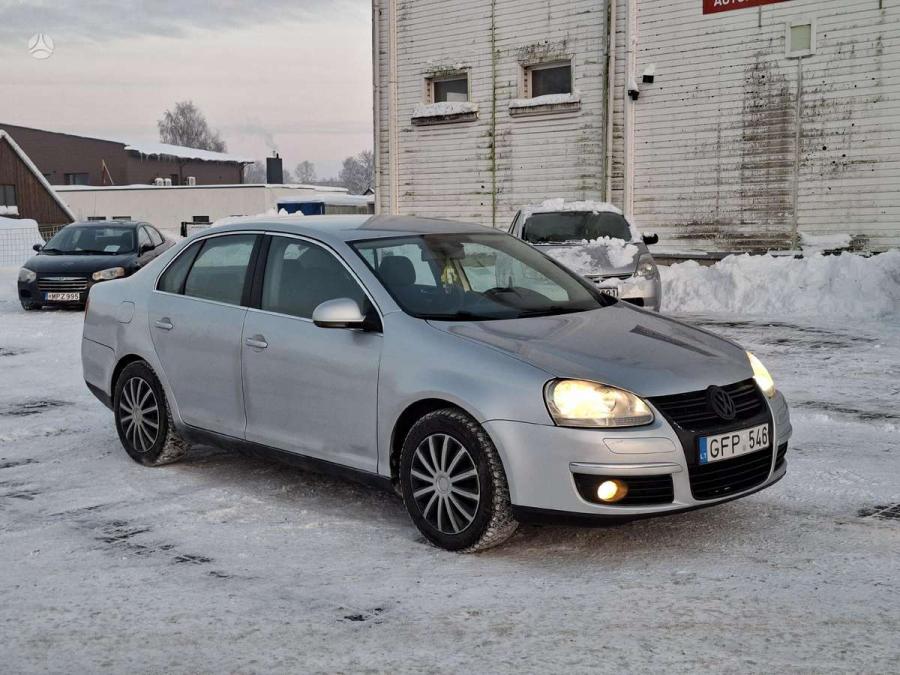 Pelēks Volkswagen Jetta 2007 Plungė, ar dzinēja tilpumu 1.90 L un nobraukumu 347 tūkst. km par 1350 €, foto 7 vietnē AUTOMOTO.COM.LV
