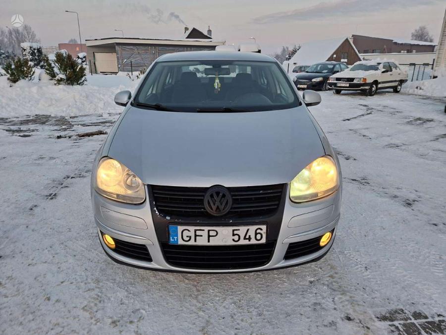 Pelēks Volkswagen Jetta 2007 Plungė, ar dzinēja tilpumu 1.90 L un nobraukumu 347 tūkst. km par 1350 €, foto 8 vietnē AUTOMOTO.COM.LV