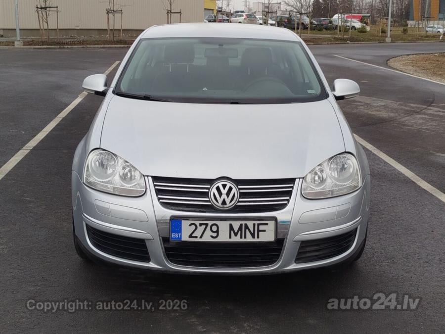 Grey Volkswagen Jetta 2007 in Tartu, with an engine capacity of 1.60 L and mileage of 126 thousand km for 2190 €, photo 2 on AUTOMOTO.COM.LV