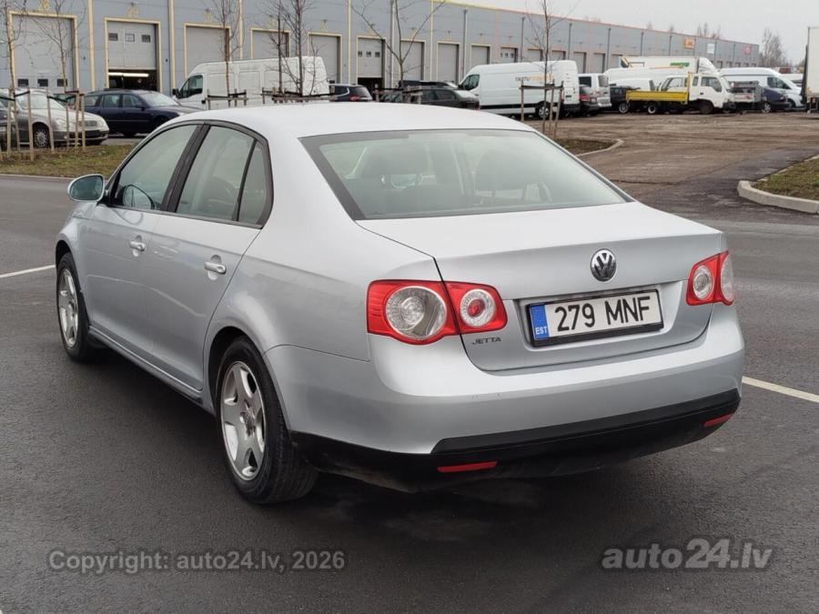 Grey Volkswagen Jetta 2007 in Tartu, with an engine capacity of 1.60 L and mileage of 126 thousand km for 2190 €, photo 4 on AUTOMOTO.COM.LV