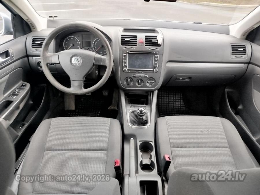 Grey Volkswagen Jetta 2007 in Tartu, with an engine capacity of 1.60 L and mileage of 126 thousand km for 2190 €, photo 13 on AUTOMOTO.COM.LV