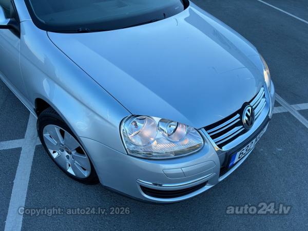 Pelēks Volkswagen Jetta 2007 Tallina, ar dzinēja tilpumu 1.60 L un nobraukumu 172 tūkst. km par 999 €, foto 2 vietnē AUTOMOTO.COM.LV