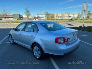 Grey Volkswagen Jetta 2007 in Tallinn, with an engine capacity of 1.60 L and mileage of 172 thousand km for 999 €, photo 4 on AUTOMOTO.COM.LV