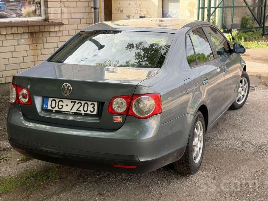 Серый Фольксваген Джетта 2007 в Даугавпилс, объемом двигателя 1.90 л и пробегом 210 тыс. км за 2200 €, фото 4 на AUTOMOTO.COM.LV